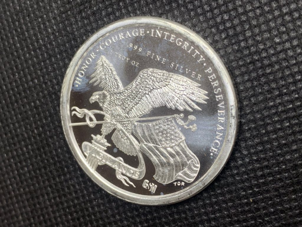 (New) USA「President Donald J. Trump」Silver 1 oz Coin #7595 | ゴールド市場ドットコム