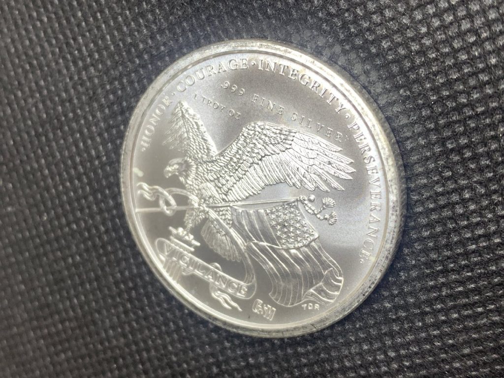 (New) USA「President Donald J. Trump」Silver 1 oz Coin #7516 | ゴールド市場ドットコム