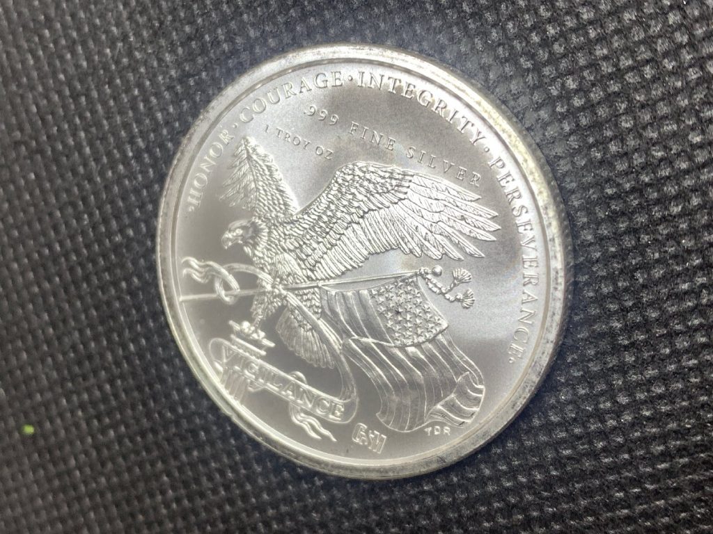 (New) USA「President Donald J. Trump」Silver 1 oz Coin #7512 | ゴールド市場ドットコム