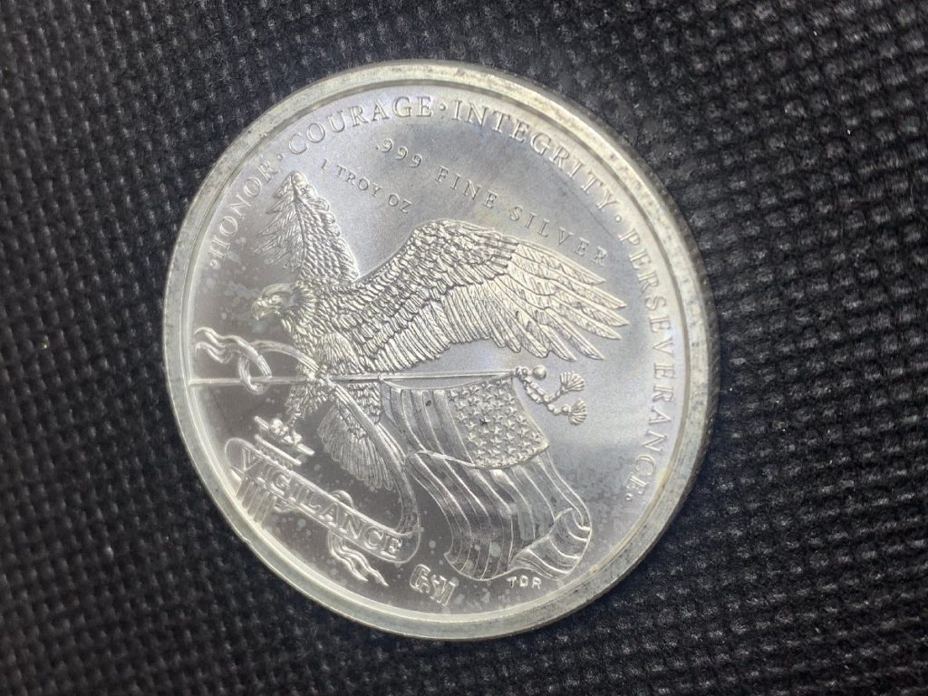 (New) USA「President Donald J. Trump」Silver 1 oz Coin #7510 | ゴールド市場ドットコム